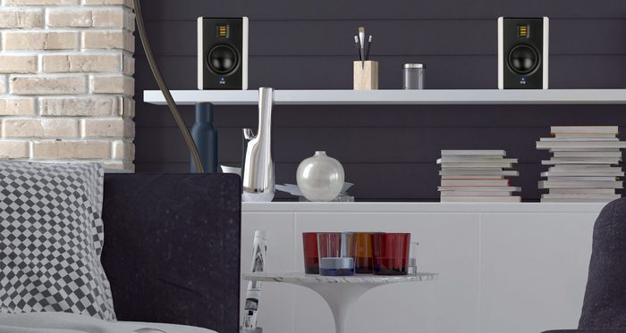 AM 200 :: Elac